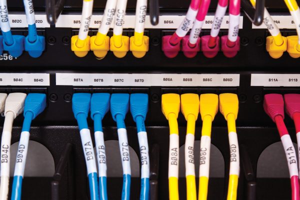 Cómo implementar etiquetas en paneles eléctricos - Speed System